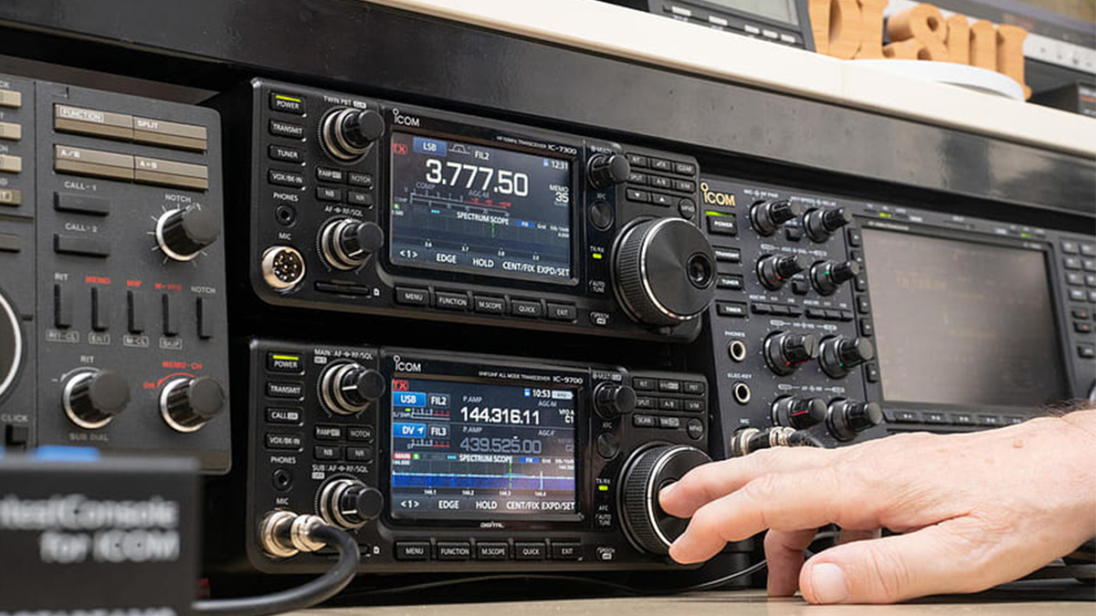 วิทยุสื่อสารประจำที่ (Base Station Radio) | Worldwireradio